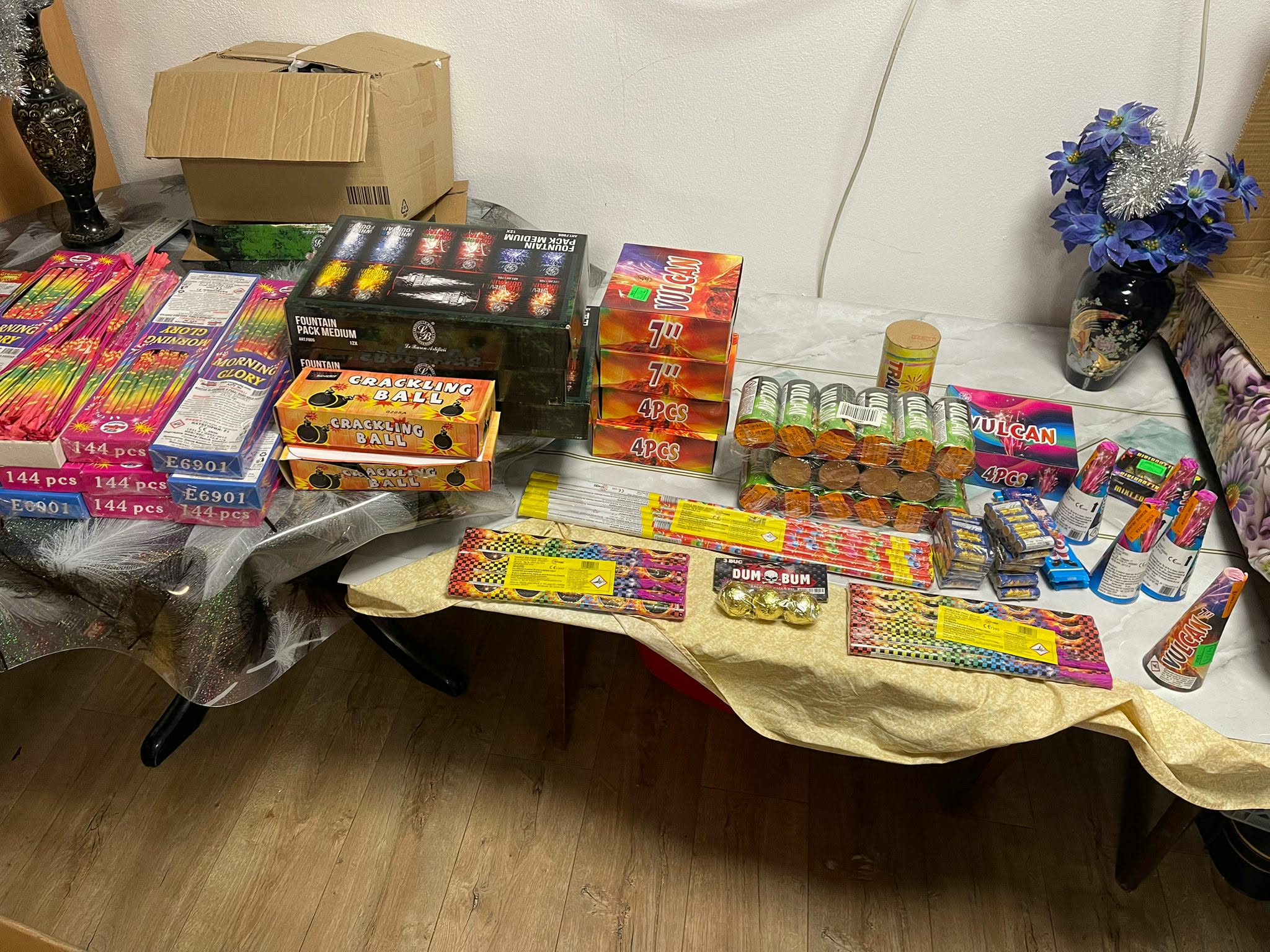 Aproape 7.000 de articole pirotehnice confiscate de jandarmii olteni în ...